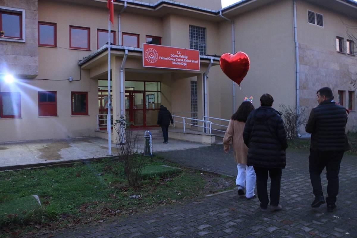 OYUN,SEVGİ VE KOCAMAN MUTLULUK İÇİN SEVGİ EVİ ZİYARETİ - Gönüllüyüz BİZ