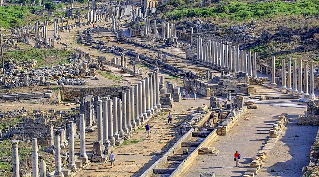 PERGE ANTİK KENTİ ZİYARETİ İÇİN REHBER - Gönüllüyüz BİZ